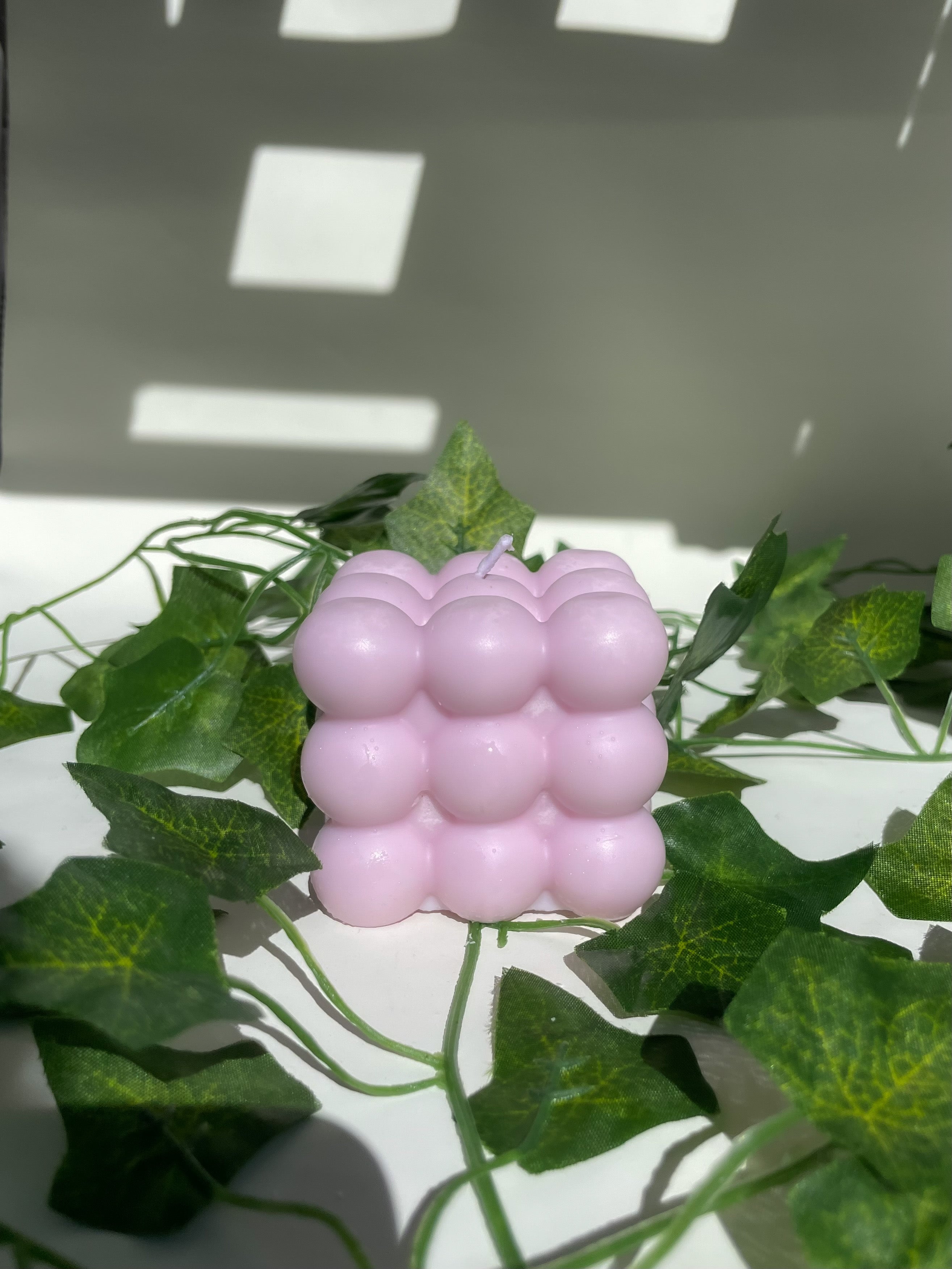 Lilac Bubble Cube Candle – luna y sol